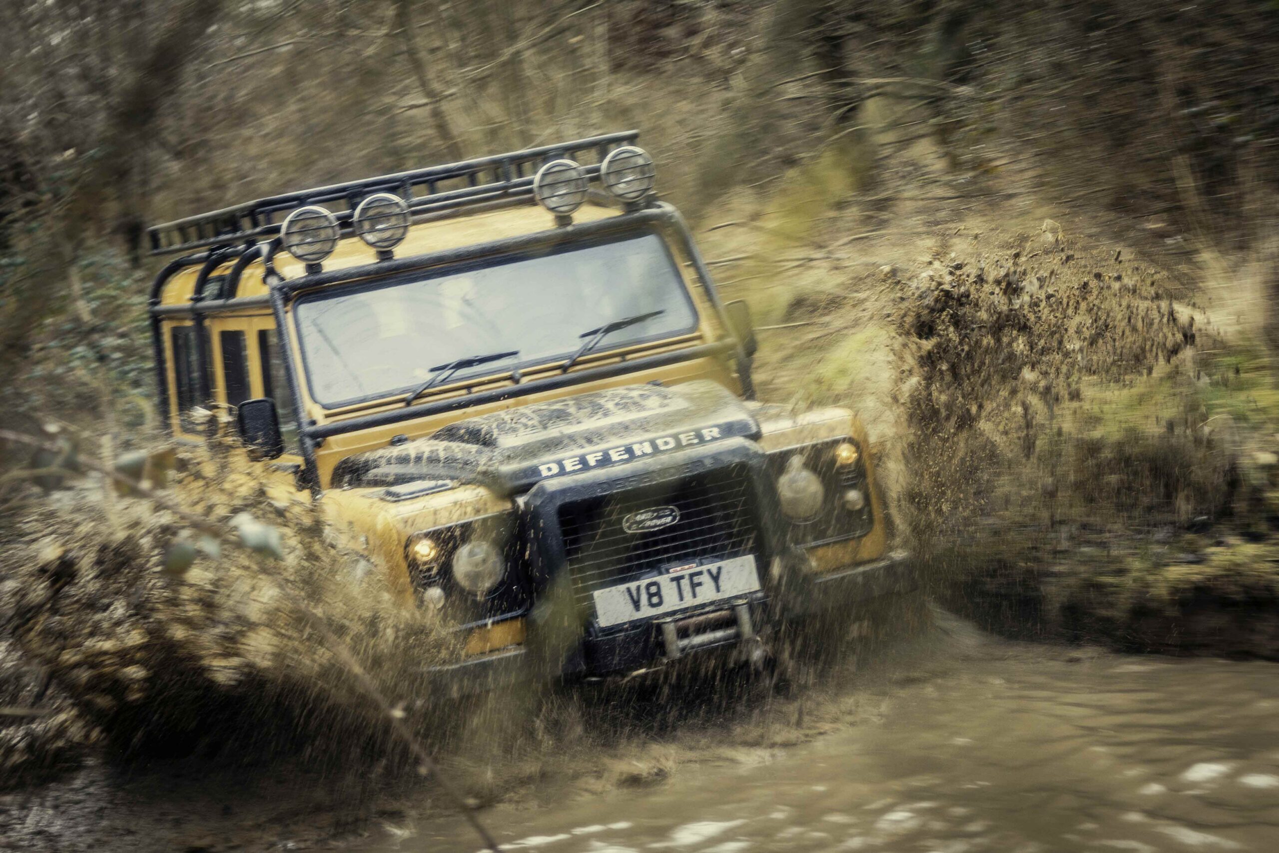 Exclusieve Land Rover Classic offroad-experience op landgoed Eastnor ...